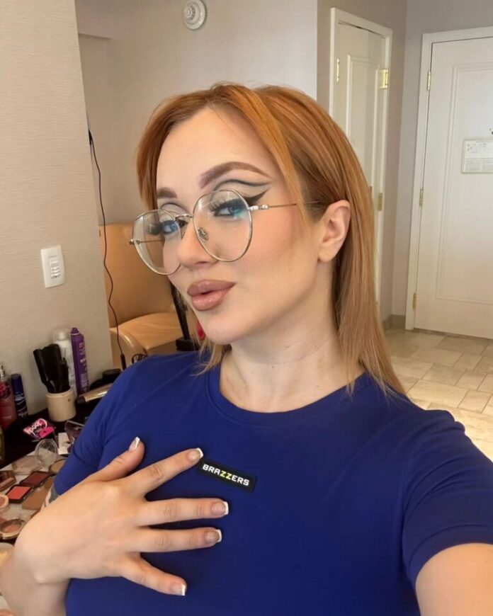 Emma Magnolia: Age, Career, Family, Net Worth, Height, and Bio 2024